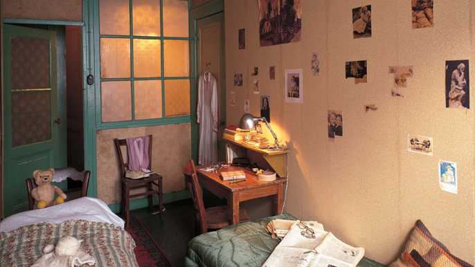 Anne Frank Made Her Last Diary Entry on August 1st, 1944. This Is What ...