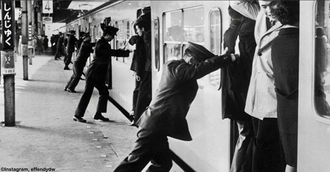 Japan Is So Damn Crowded Their Train Stations Need "Pushers" to Get ...