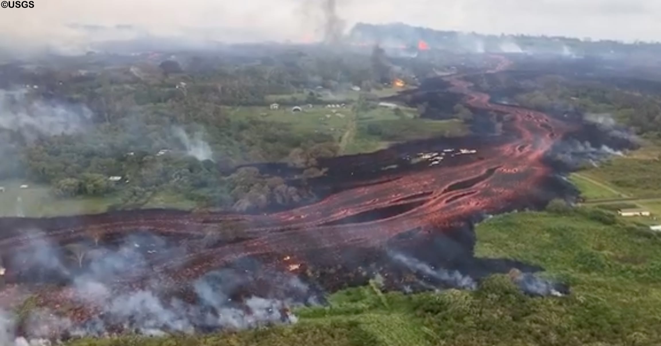 Breathtaking Helicopter Footage Shows Volcano's Fast-Moving Lava Flow