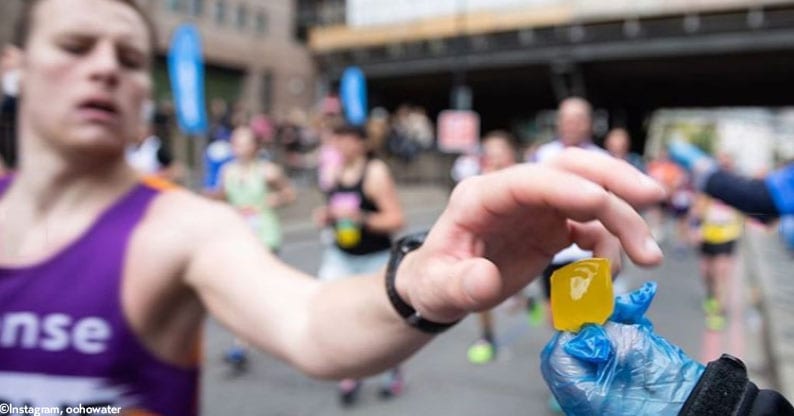 London Marathon Hands out Edible Water Packets Made from Seaweed to ...