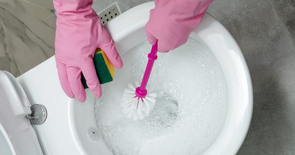 6 Messy Household Items You Can Easily Clean With Vinegar