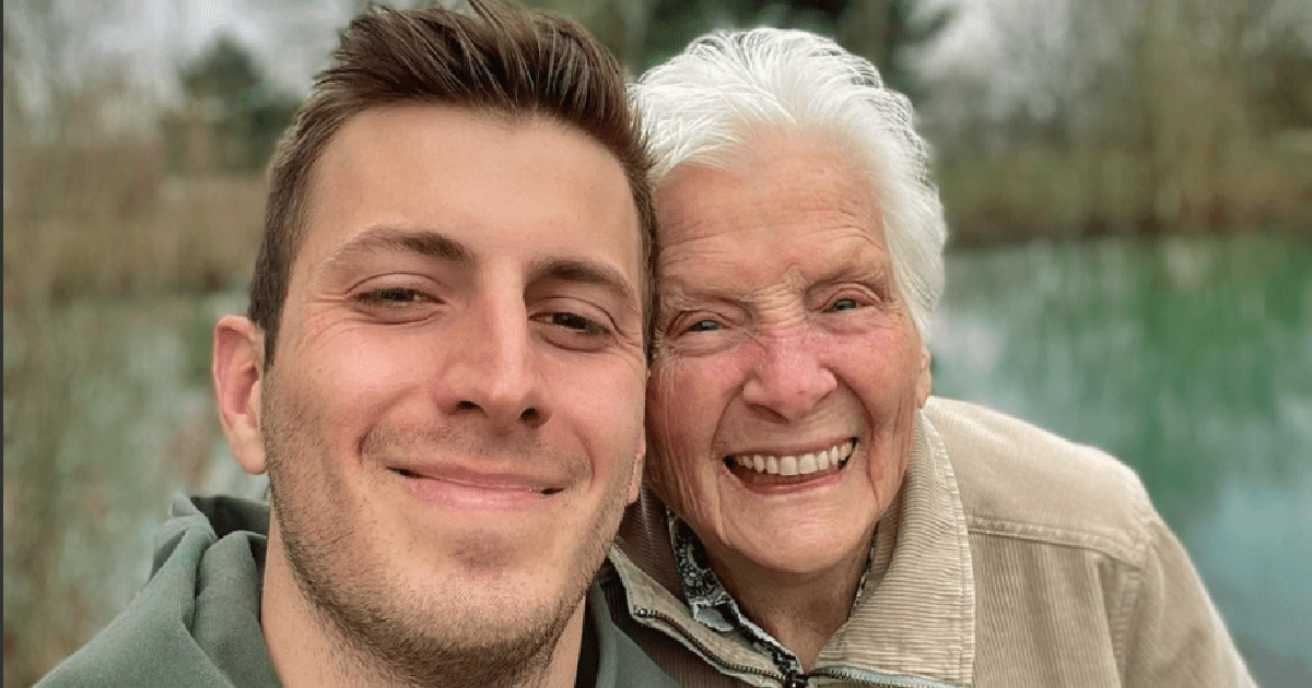 15 Priceless Pictures Of This 95-Year-Old Woman And Her Grandson