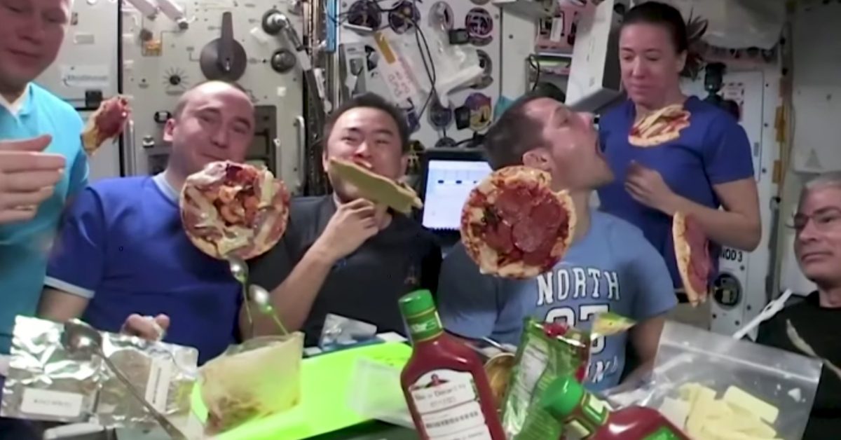 Watch Astronauts on the International Space Station Having a Pizza ...